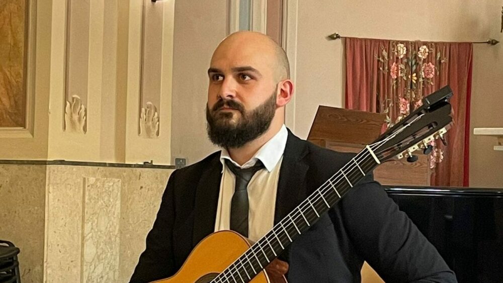 Sicilia Tv dà “Spazio a…” Vincenzo Sorce, maestro di chitarra che ...