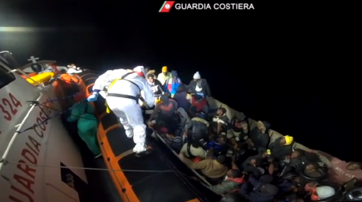 Tre barchini soccorsi in mare: sbarcati 196 migranti a Lampedusa ...