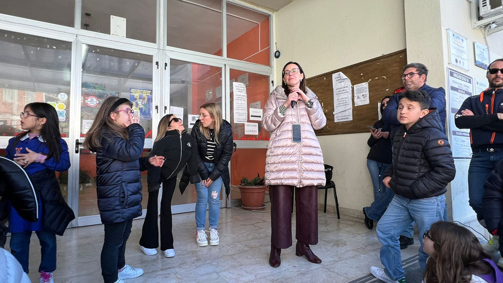 Favara, “Giornata dei calzini spaiati”, Nadia Lauricella incontra gli ...