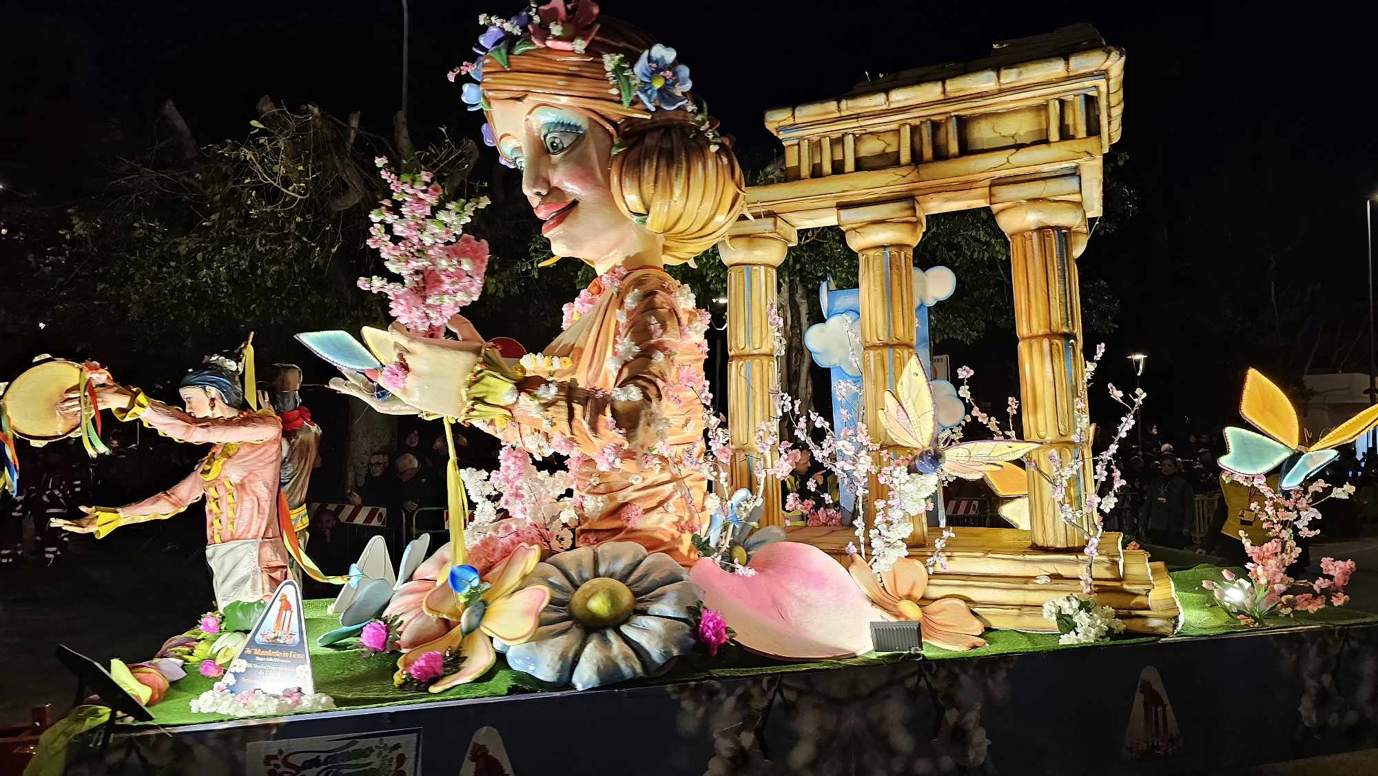 Mandorlo in fiore, Fiaccolata dell’Amicizia: i gruppi folk sfilano tra ...