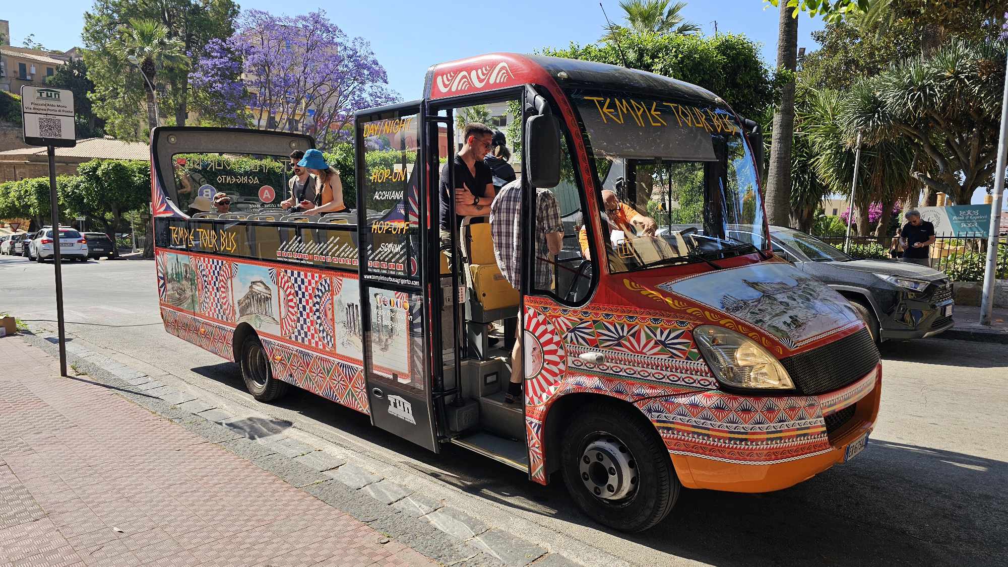 Turismo, al via ad Agrigento il servizio turistico estivo Temple Tour ...